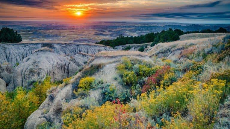 11 Amazing Things To Do In The Badlands 2025 - Mike & Laura Travel