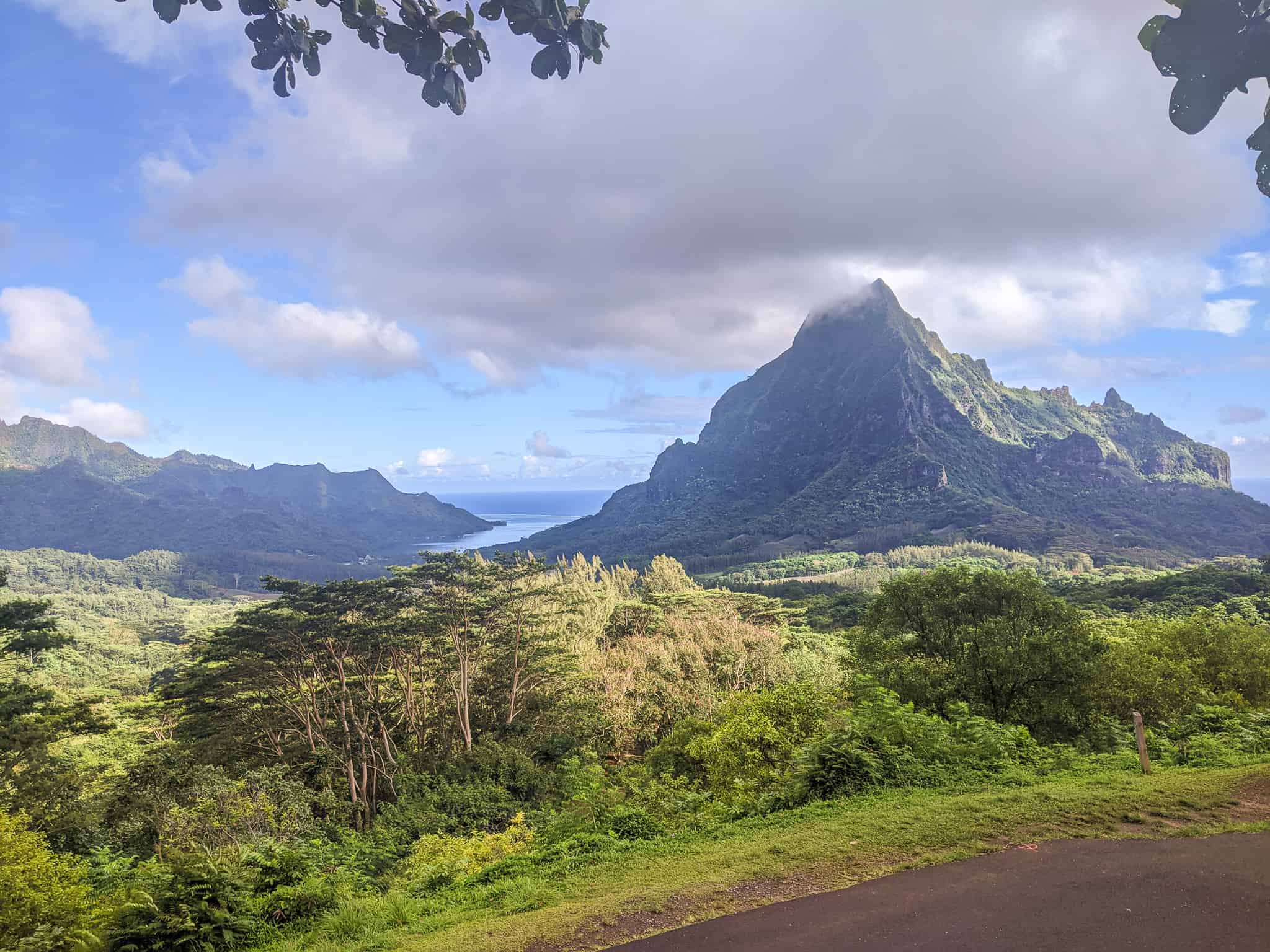 23 Amazing Things To Do In Moorea (2025 Travel Guide) - Mike & Laura Travel