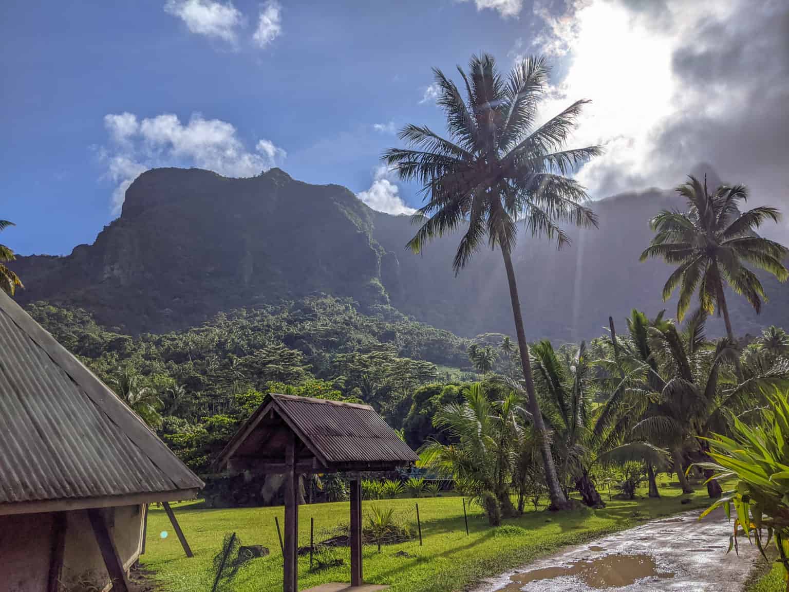23 Amazing Things To Do In Moorea (2025 Travel Guide) - Mike & Laura Travel